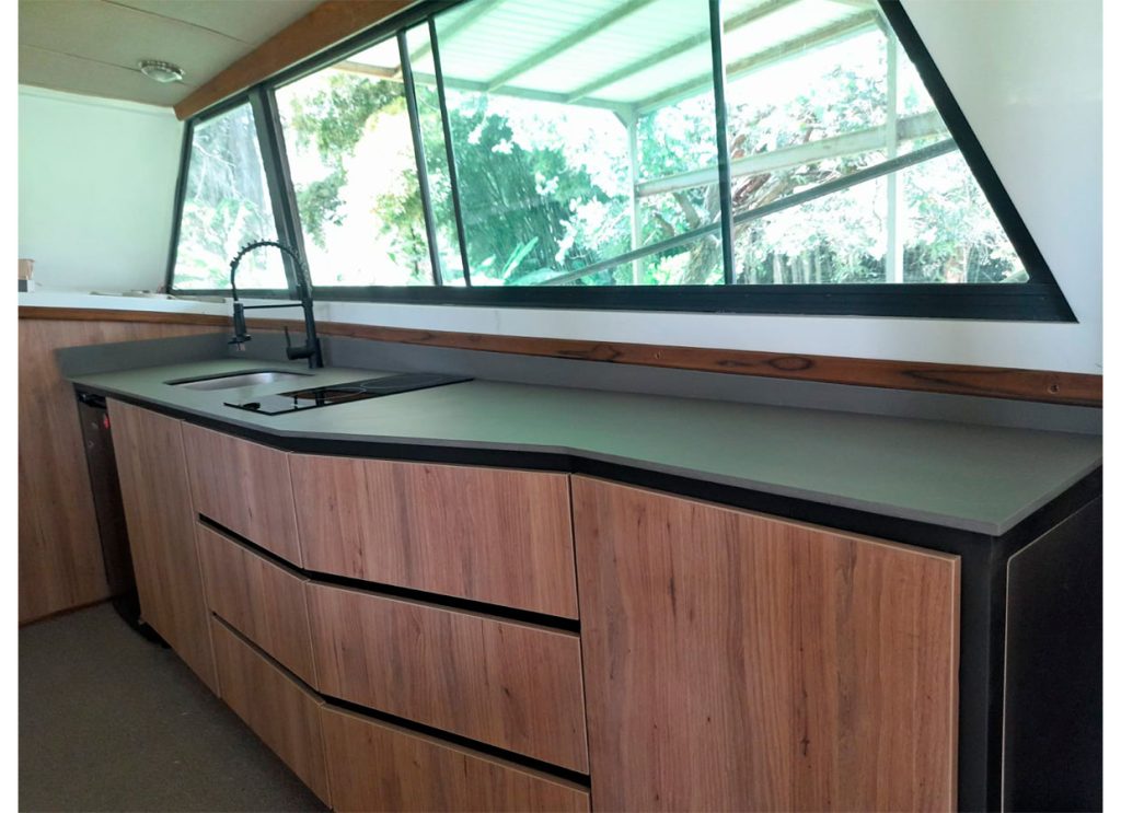 Proyecto en bote Neolith Cement Satin – ILI Mármoles y Cocinas